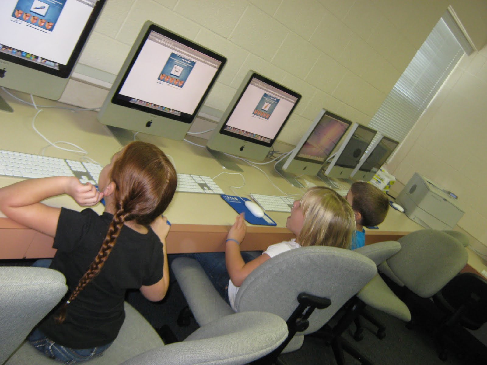 Home Of The Happy Hive: COMPUTER LAB FUN