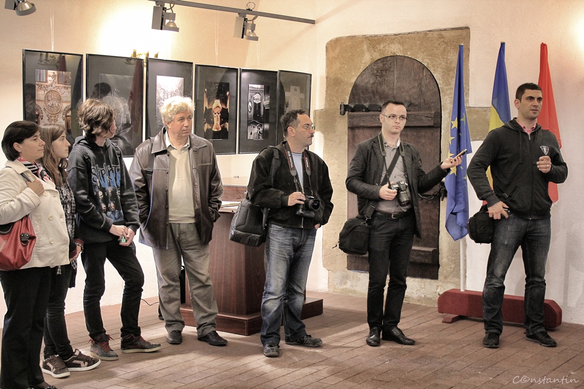 FOTO-IDEEA: Mănăstirea-fortăreață din centrul orașului