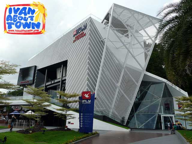 Singapore: Skydiving simulation at iFly Singapore on Sentosa Island ...