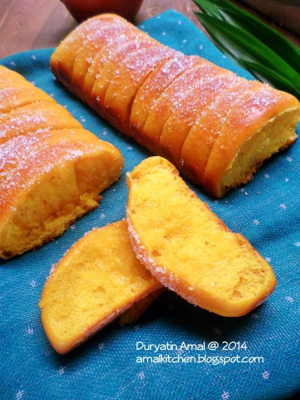 Amal's Kitchen : Simple & Easy Recipes: Roti Sisir Labu Kuning