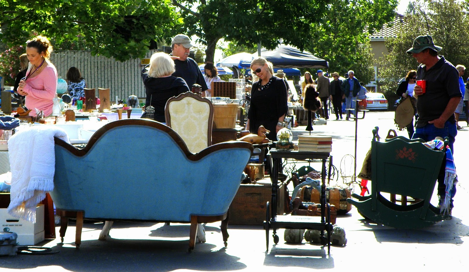 Cochran's Collector's Guide: Taking it outside: Parking Lot Flea Markets