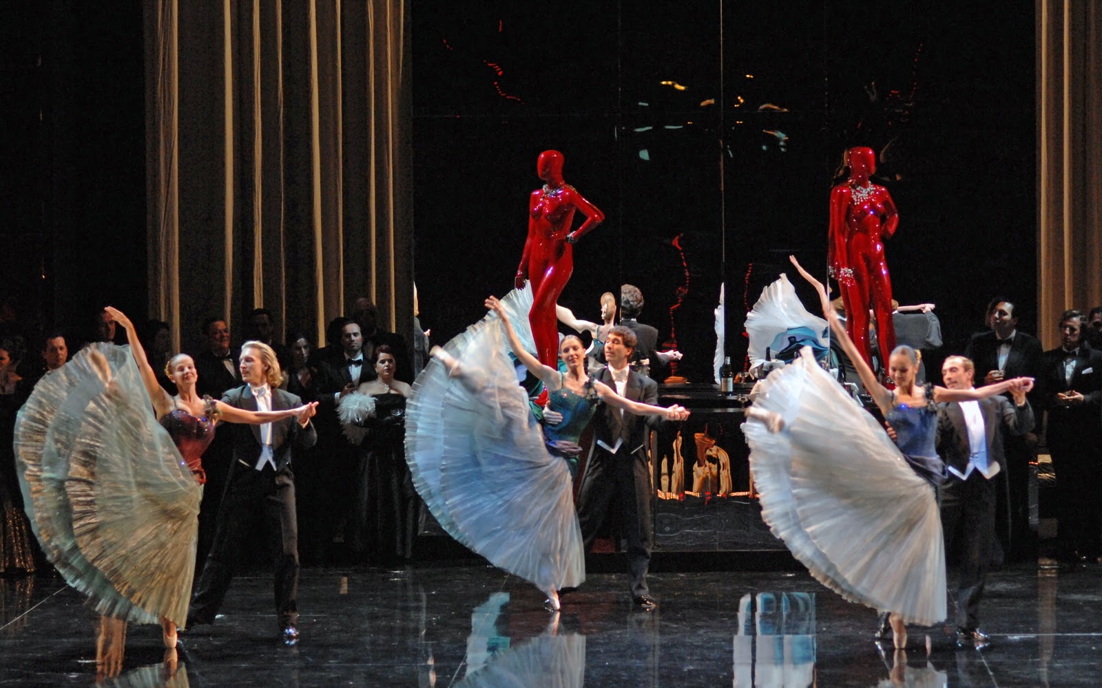 Escritos Prescritos: ‘El Murcielago’, opereta para salir de la crisis