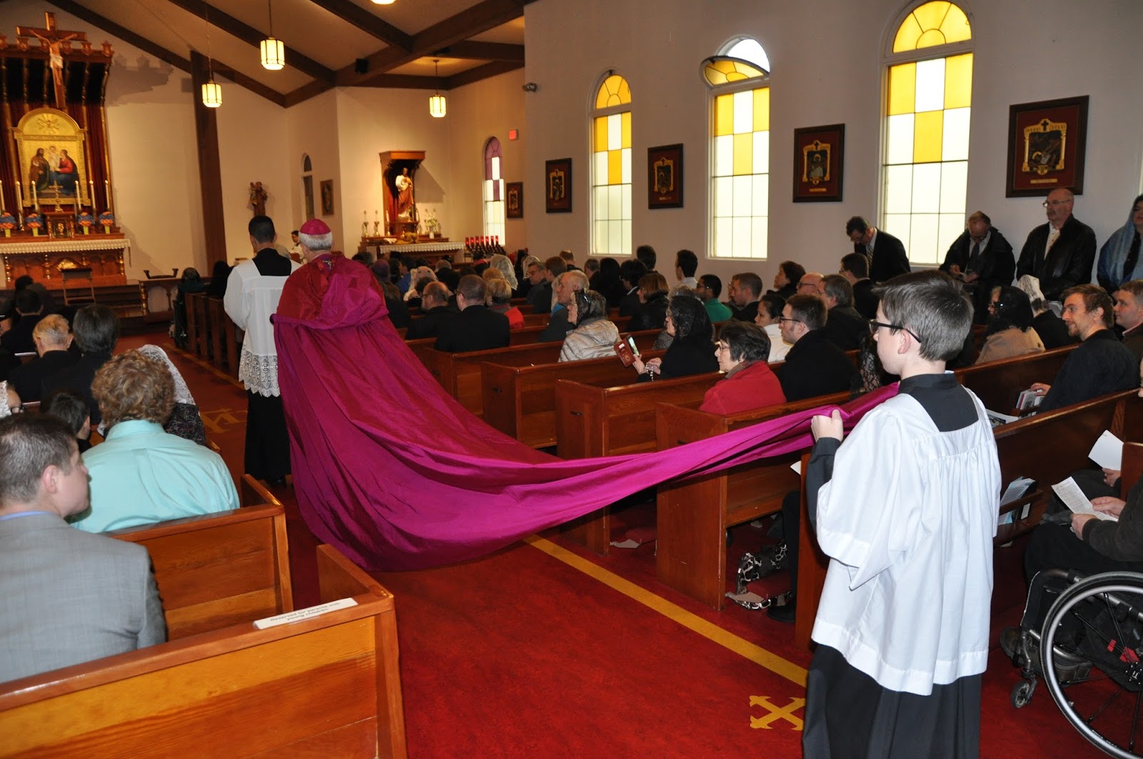 Orbis Catholicus Secundus: Cappa Magna in Canada