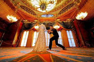 A Fashionable Frolick: Current Exhibit: "Dress for Excess: Fashion in ...