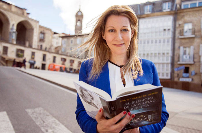 1000 y un libros y reseñas: El silencio de la ciudad blanca ( Eva ...