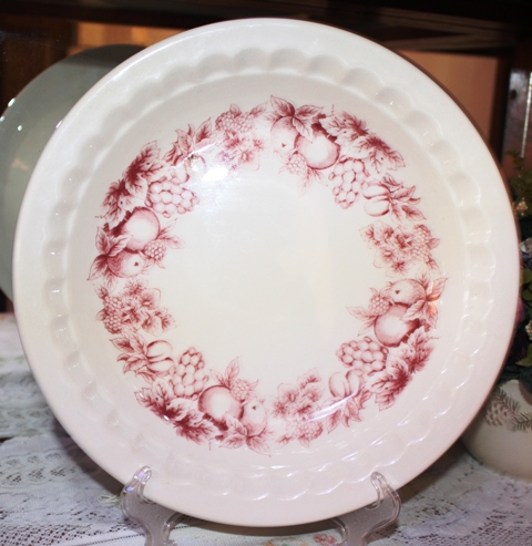 Lemari Cantique: large round salad plate..