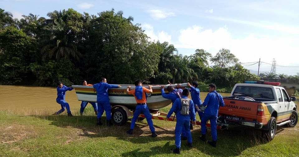 Anggota APM Dalam Operasi SAR Orang Lemas - Kesatria Negara