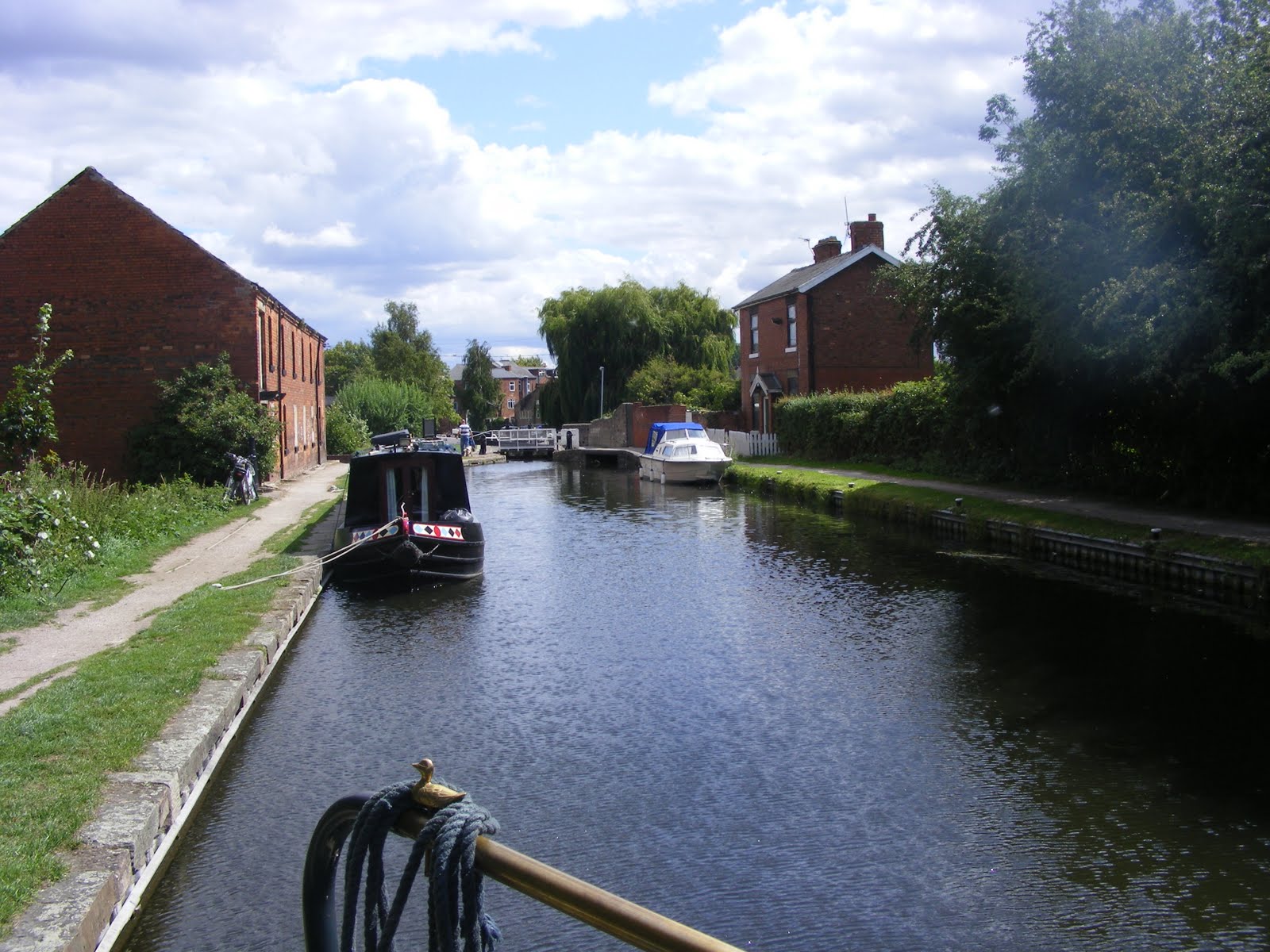 Fred's Thoughts from a Shelf: Summer Holidays on the Chesterfield Canal