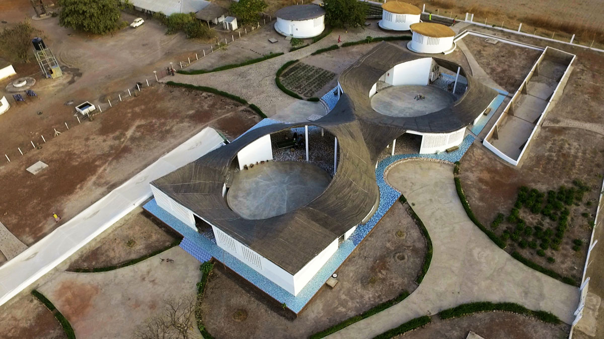 bensozia: Thread Cultural Center, Senegal by Toshiko Mori