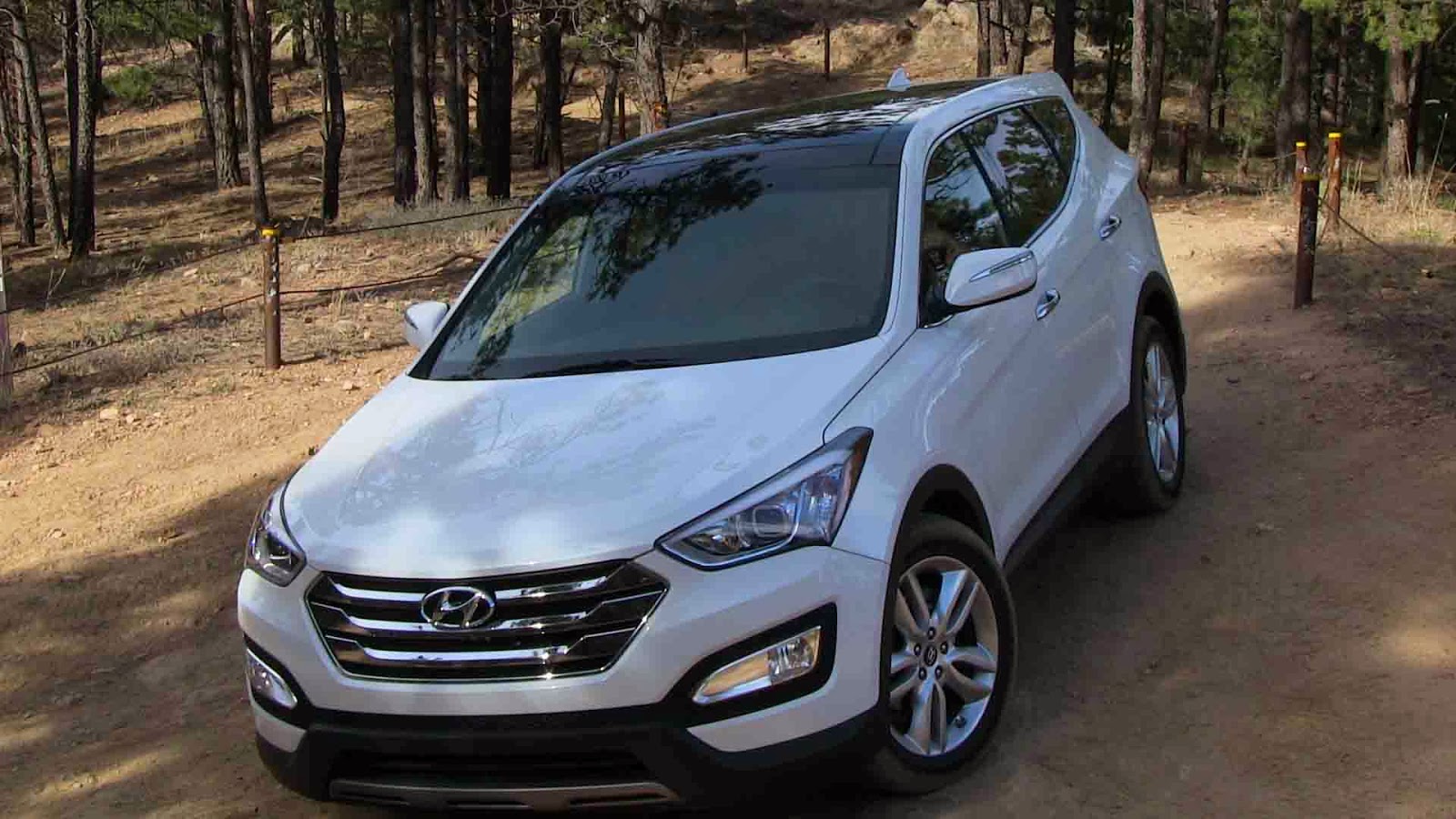 MOBIL HYUNDAI SANTAFE 4WD INDONESIA