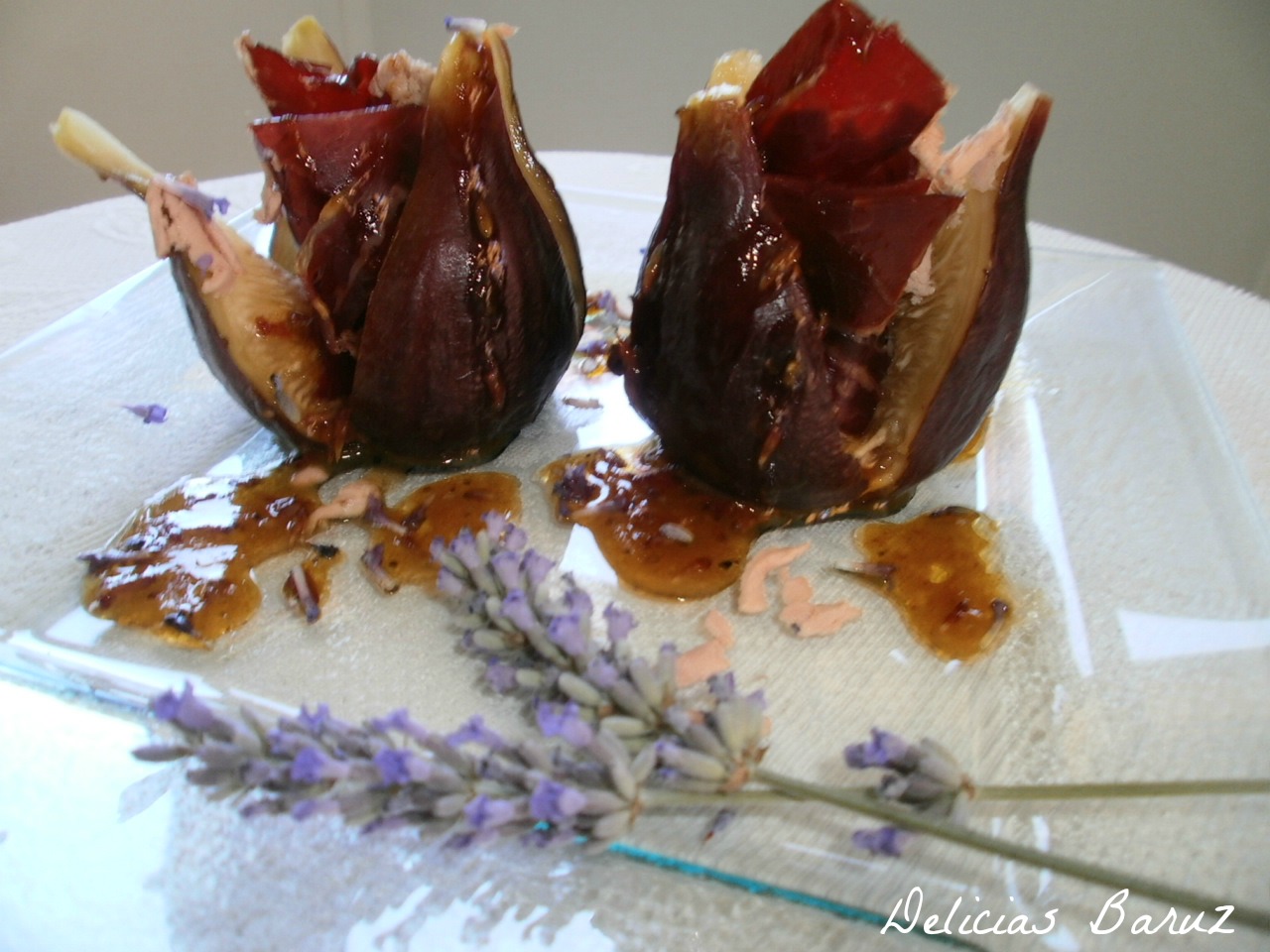 Delicias baruz: BREVAS CON CECINA, VIRUTAS DE FOIE Y VINAGRETA DE ...