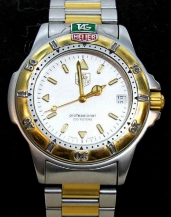 TAG HEUER ENTHUSIAST: ON THE WRIST: 4000 Series Quartz Watch