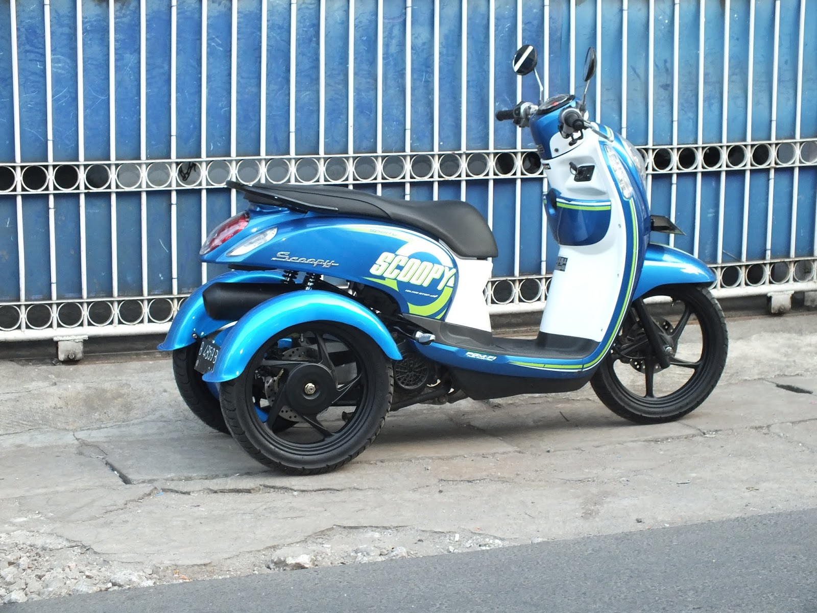 Oracle Modification Concept: HONDA SCOOPY F1 2016 Roda Tiga MINIMALIST ...