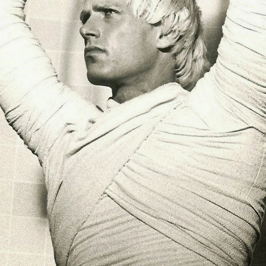 VINTAGE MEN: PETER "ROCKY" HINWOOD