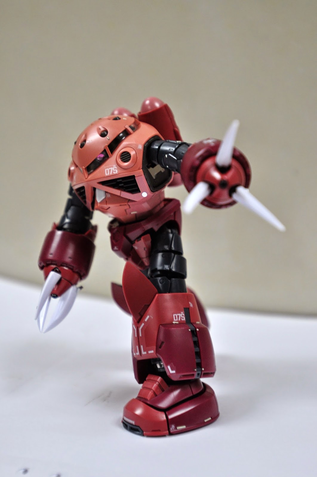 Gundam Family: RG 1/144 MSM-07S Char's Z'gok