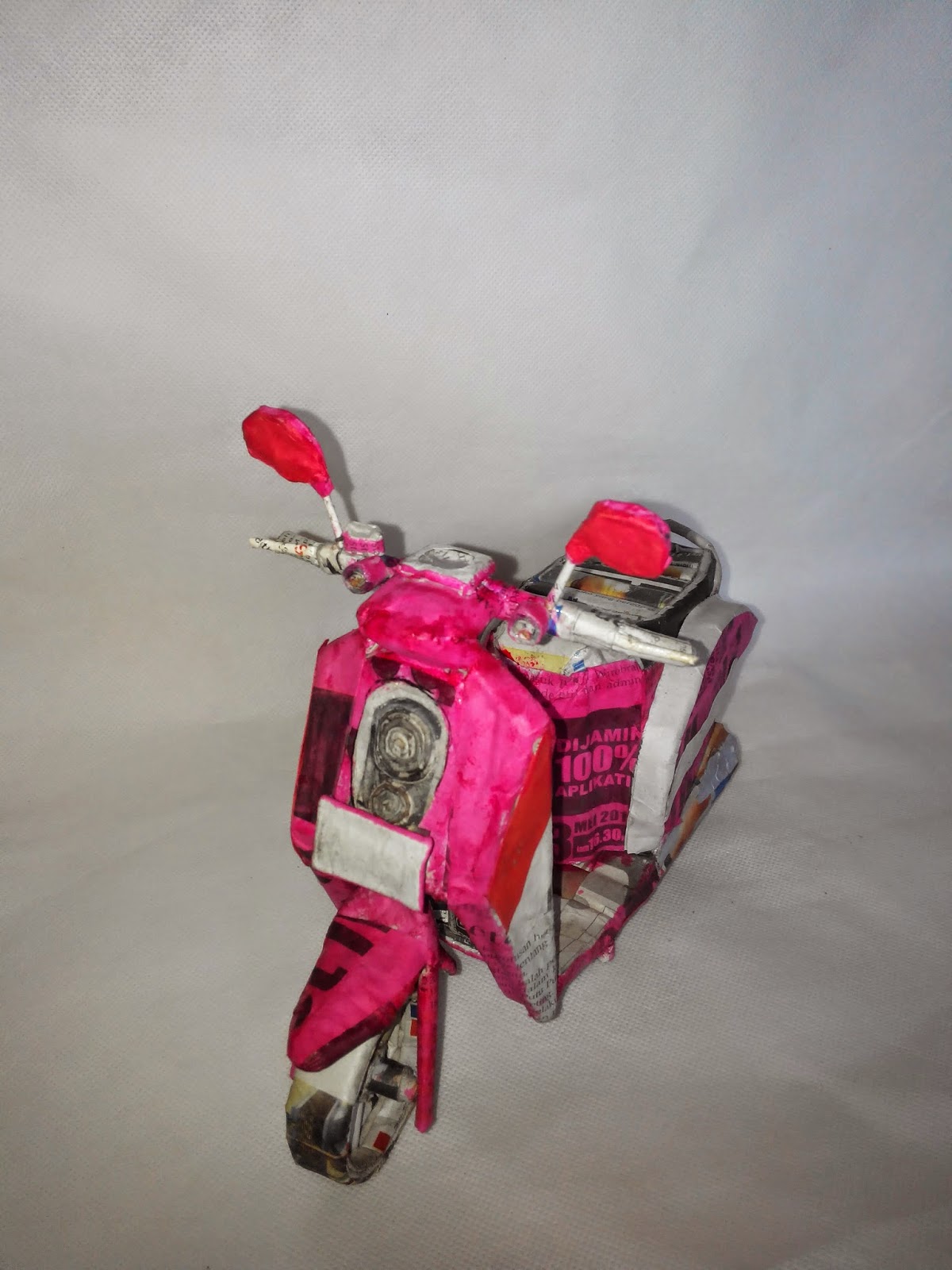 DluwangArt Kerajinan Kertas Koran Bekas: miniatur vespa dari koran bekas