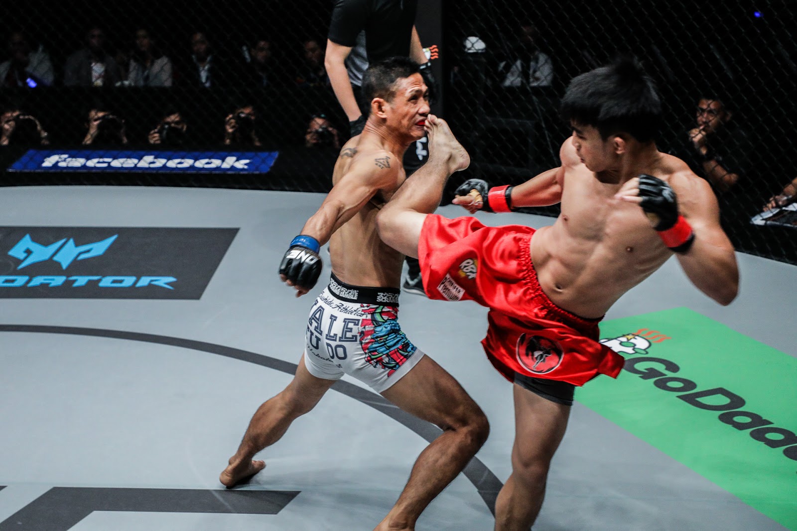 Martin Nguyen Captures ONE Championship Lightweight Crown from Eduard ...