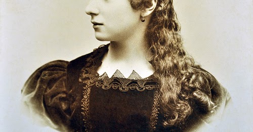 Luján Fraix: Julia Espín y Gustavo A. Bécquer