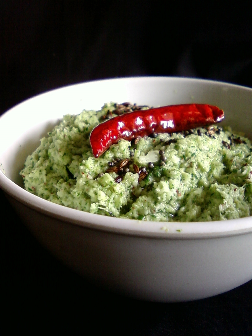 Kobbari Kothimeera Pachadi ~ Coconut Cilantro Chutney - Blend with Spices