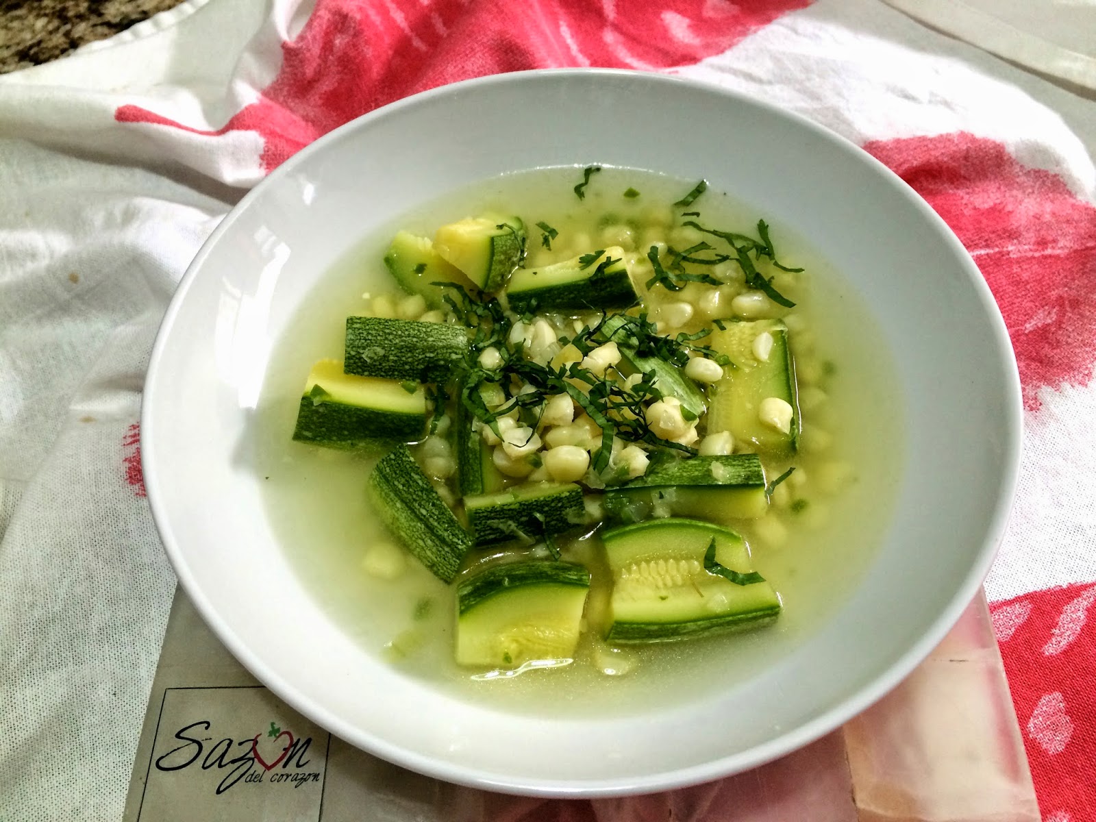 Sazón del corazón: Consomé con calabazas y elote