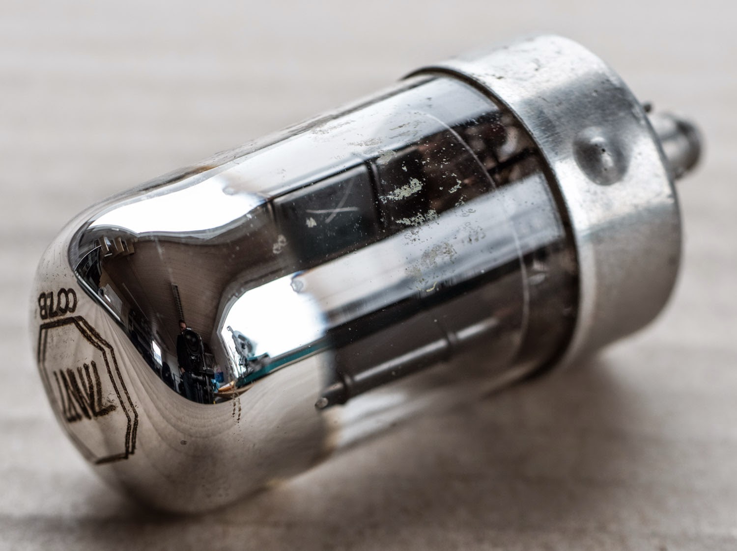 VinylSavor: Tube of the Month : The 7N7