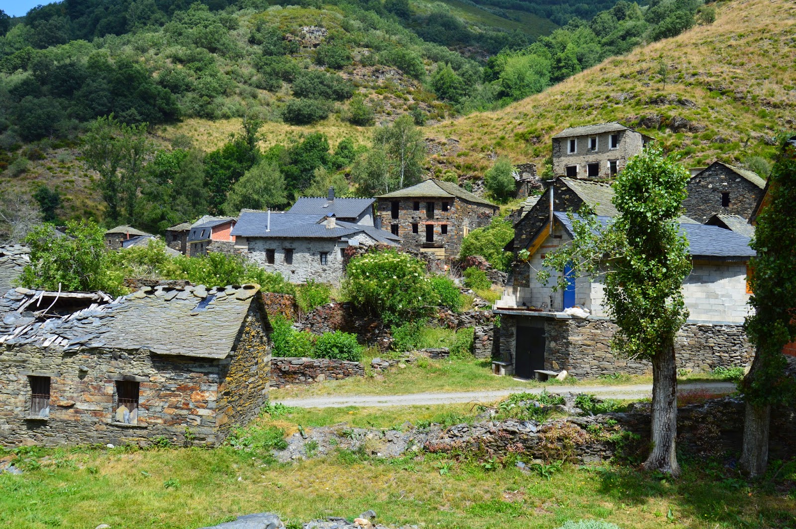 PATEANDO EL BIERZO: RUTAS Y SENDERISMO EN EL BIERZO VISITA A PRIMOUT