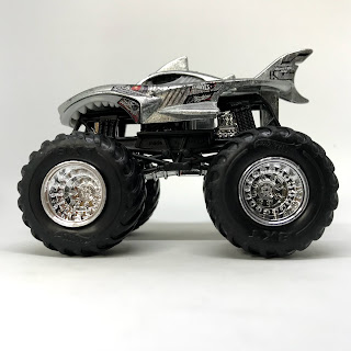 JULIAN'S HOT WHEELS BLOG: Cyborg Shark Monster Jam Truck (2018 ...