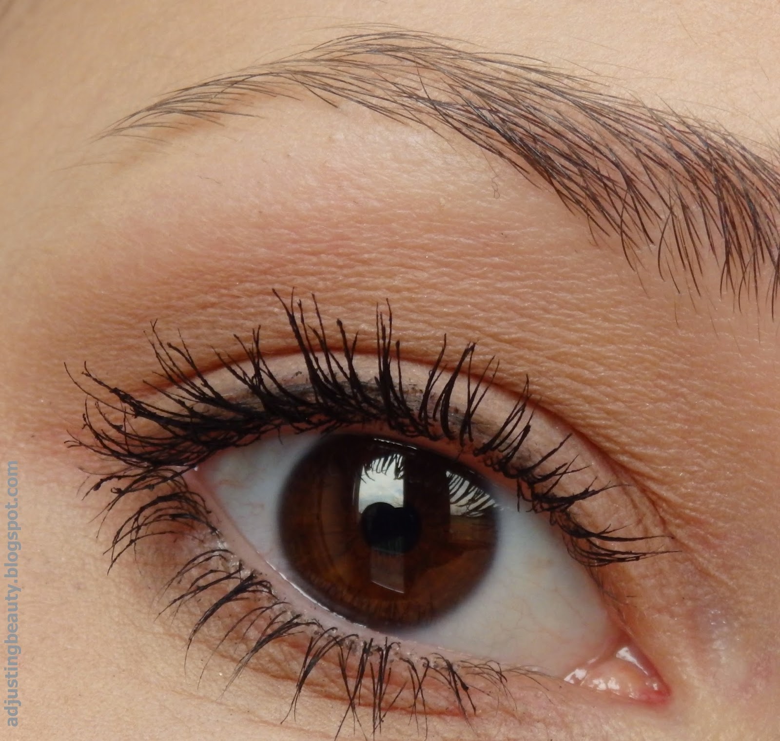 How to: Basic natural makeup (tutorial) - Adjusting Beauty