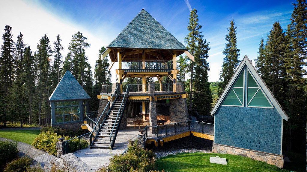 Azuridge Estate Hotel | Burgers & Beers Gazebo Style