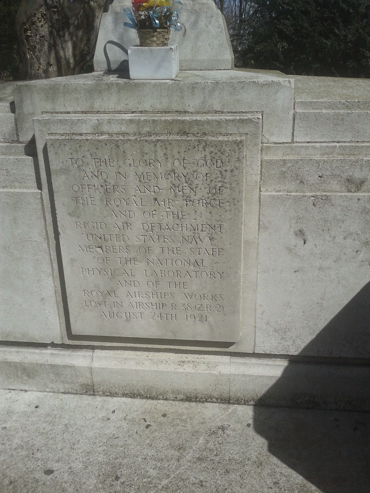 Liniecat @ Large: Saxby on Hill, the Airship R38(ZR2) Memorial and WW1 ...