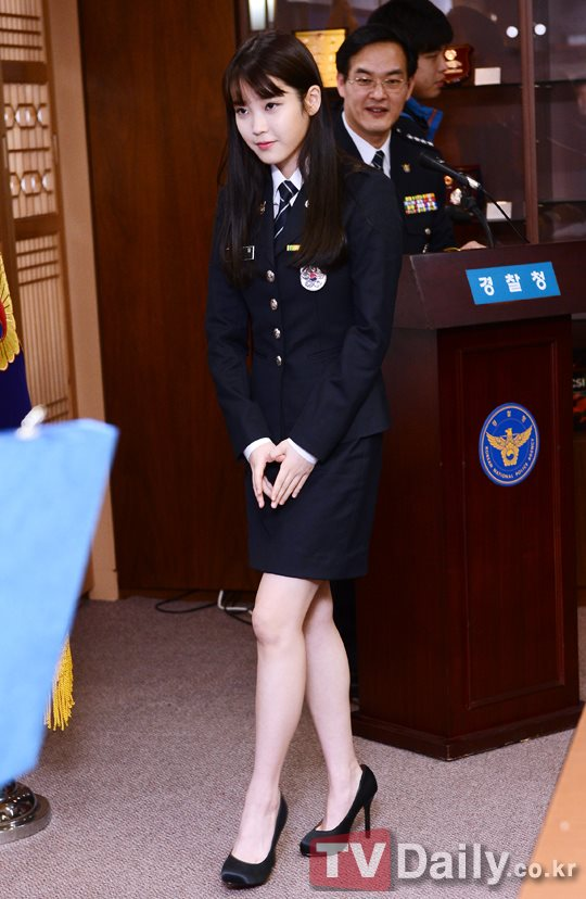 The Uniform Girls: [PIC] IU - Korean police uniform - 4