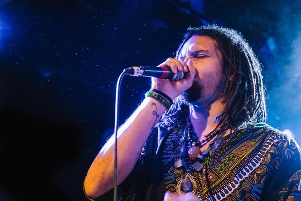 Laringe artificiale - Искусственная гортань - Artificial larynx