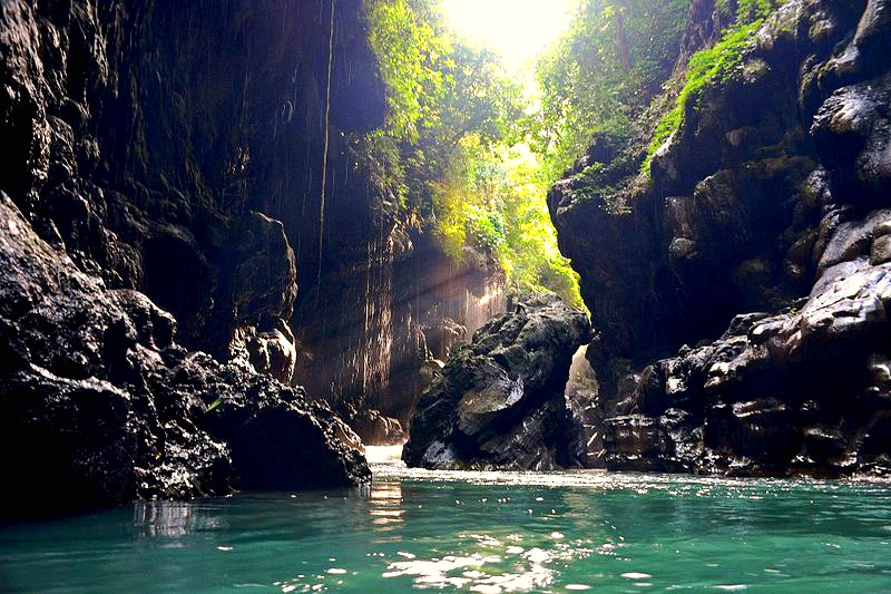Tropical Beauty of Green Canyon as an Awesome Holiday Destination ...