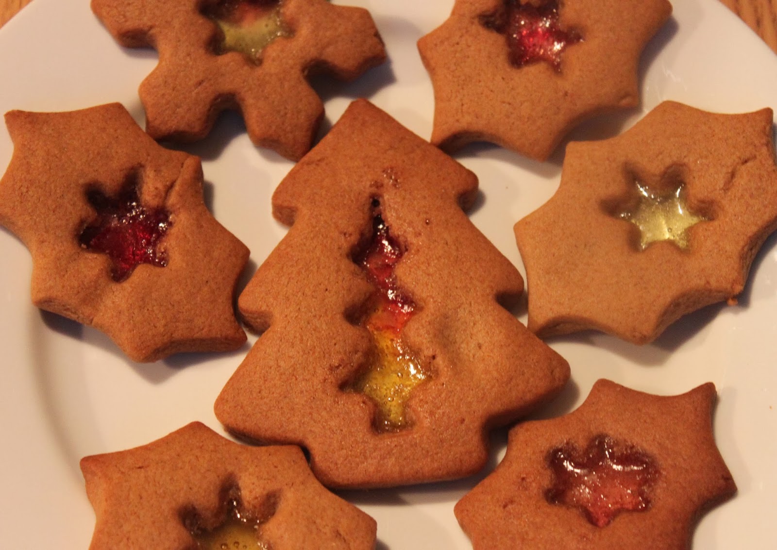 Snowballs in Summer: Christmas gifts: gingerbread "stained glass" cookies