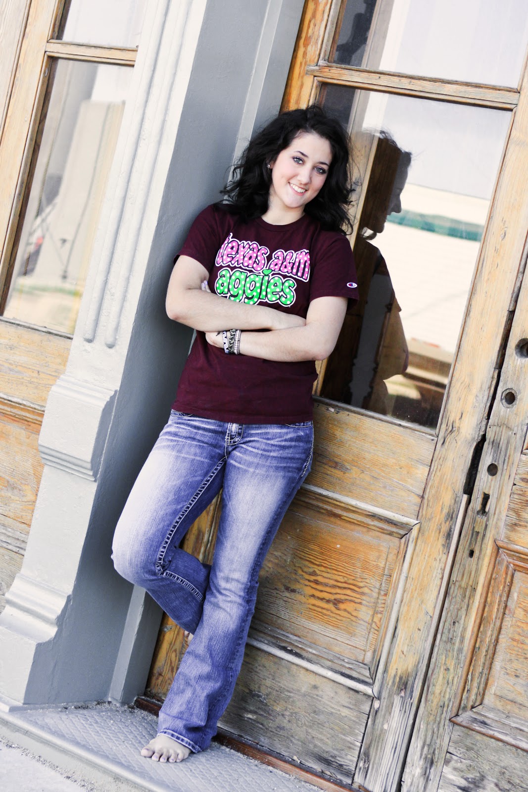 Jennifer Gauer Photography: One of my favorite graduates...cap and gown ...