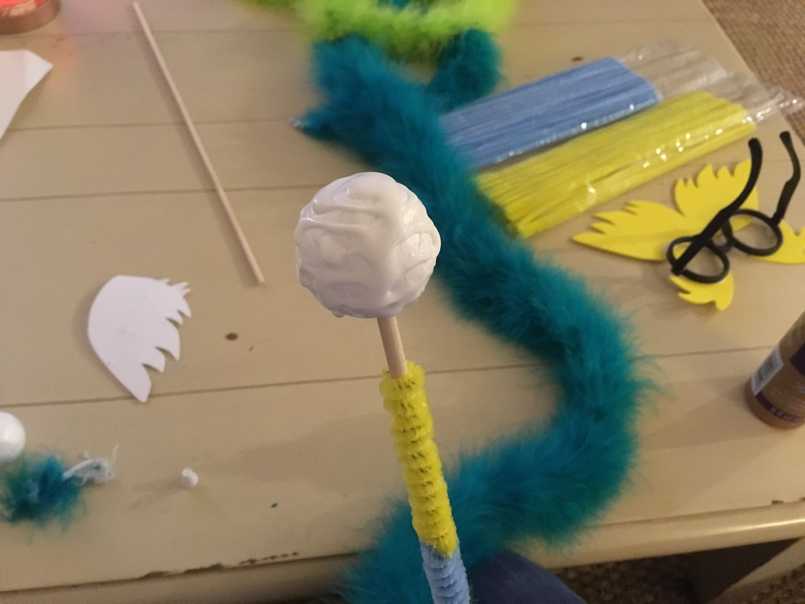 The Lowcountry Lady: Super simple Lorax costume with Truffula trees