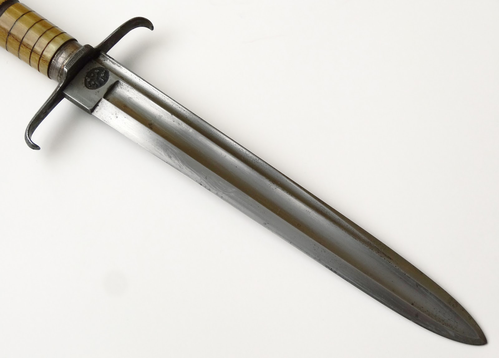 Contemporary Makers: Dagger and Sheath by Frank House