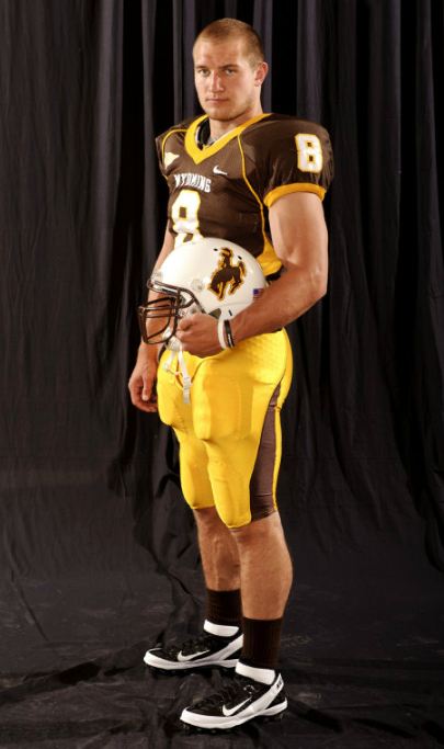 Rick Lay's NCAA Football Uniform Reviews: 2011 Wyoming Cowboys
