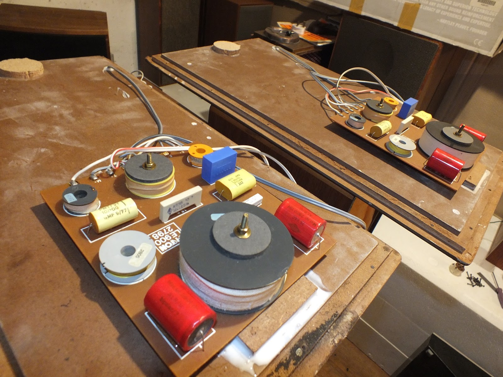 Infrequent Sound [sex.tex] technology: Canton LE-900, 1974, made Germany