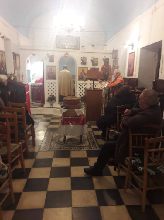 Λειβάδια Ανδρου: Εσπερινός στην Αγία Βαρβάρα στο Πέρα Χωριό Λειβαδίων
