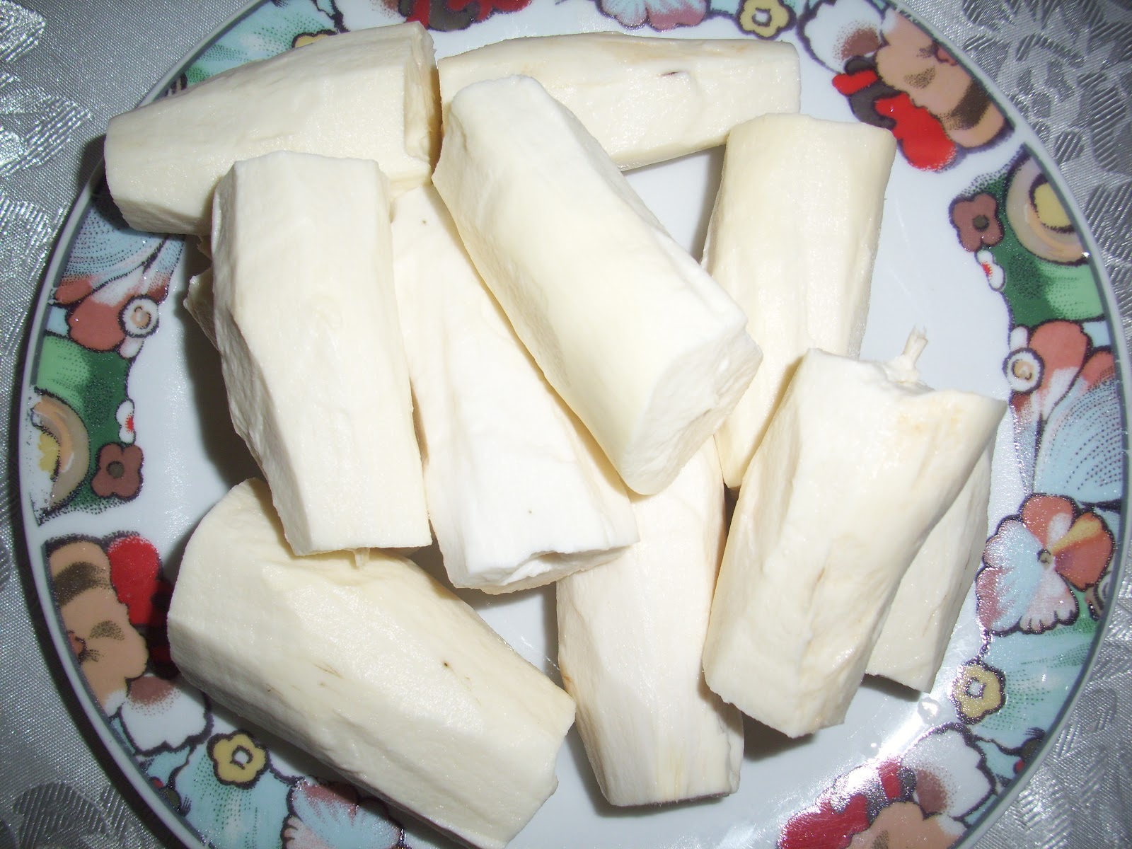Cocina casera República Dominicana: Yuca con salami