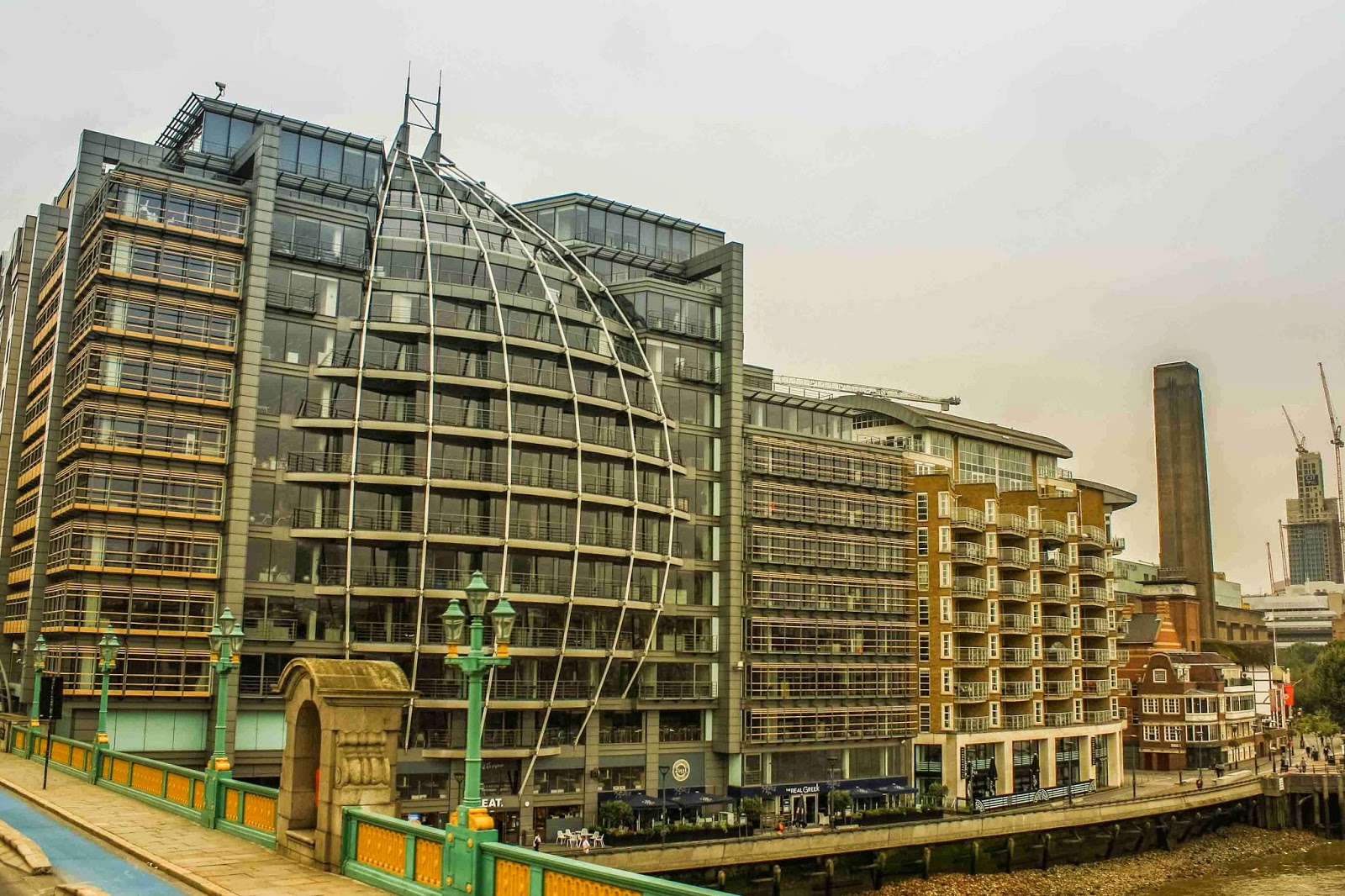 Ladee's Travels: London, England - Hop On Hop Off Overview (1 of 2)