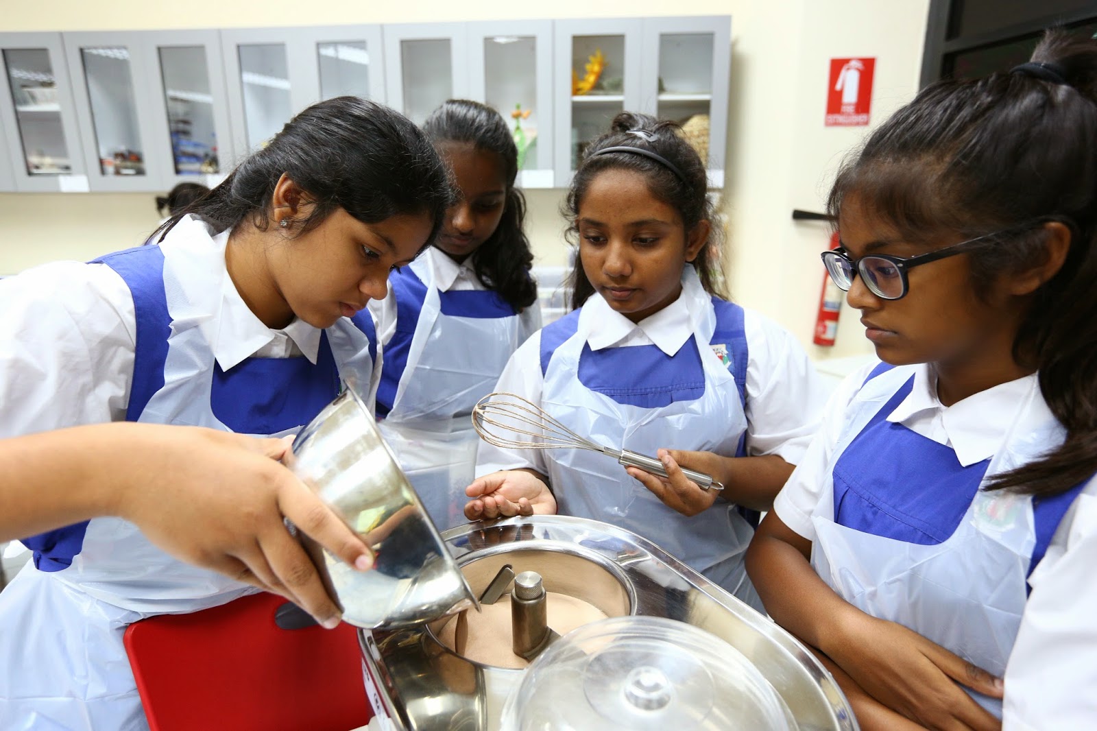CHIJ STC Sec 1 EFL: EFL begins! Sec 1R at the Science Centre
