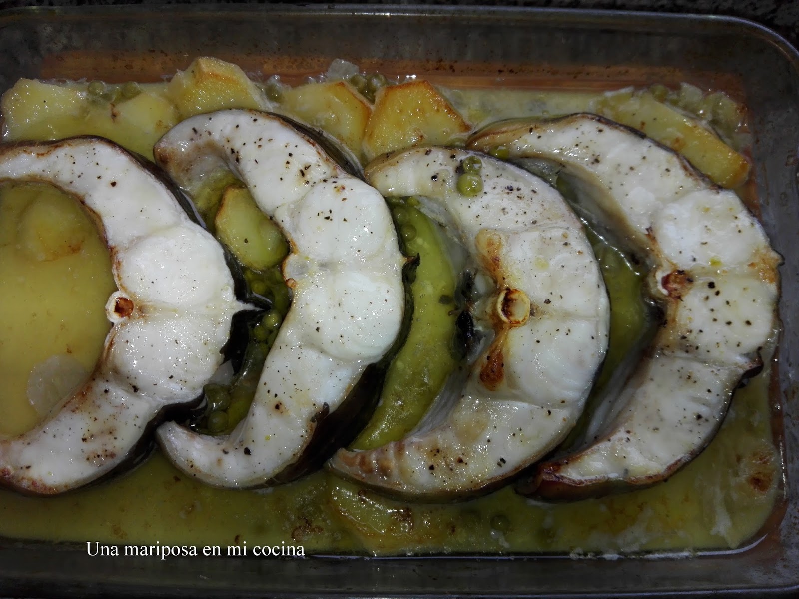 Una mariposa en mi cocina: Congrio al horno con guisantes y patatas