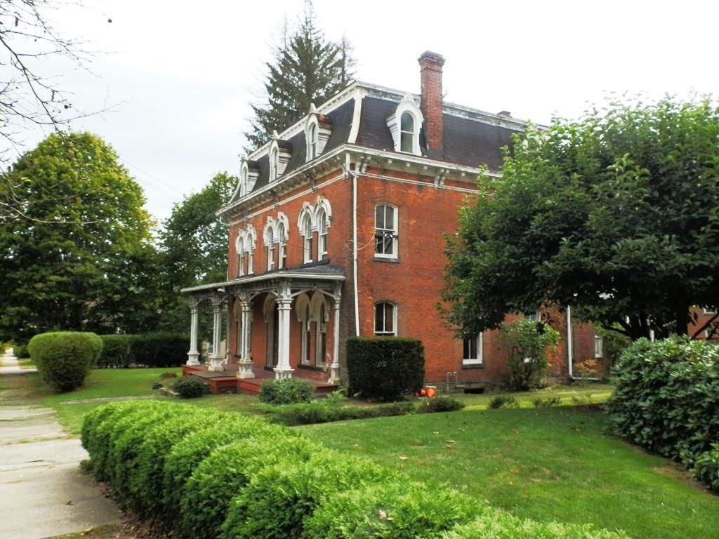 Sweet House Dreams: 1875 Brick Italianate in Franklin, Pennsylvania