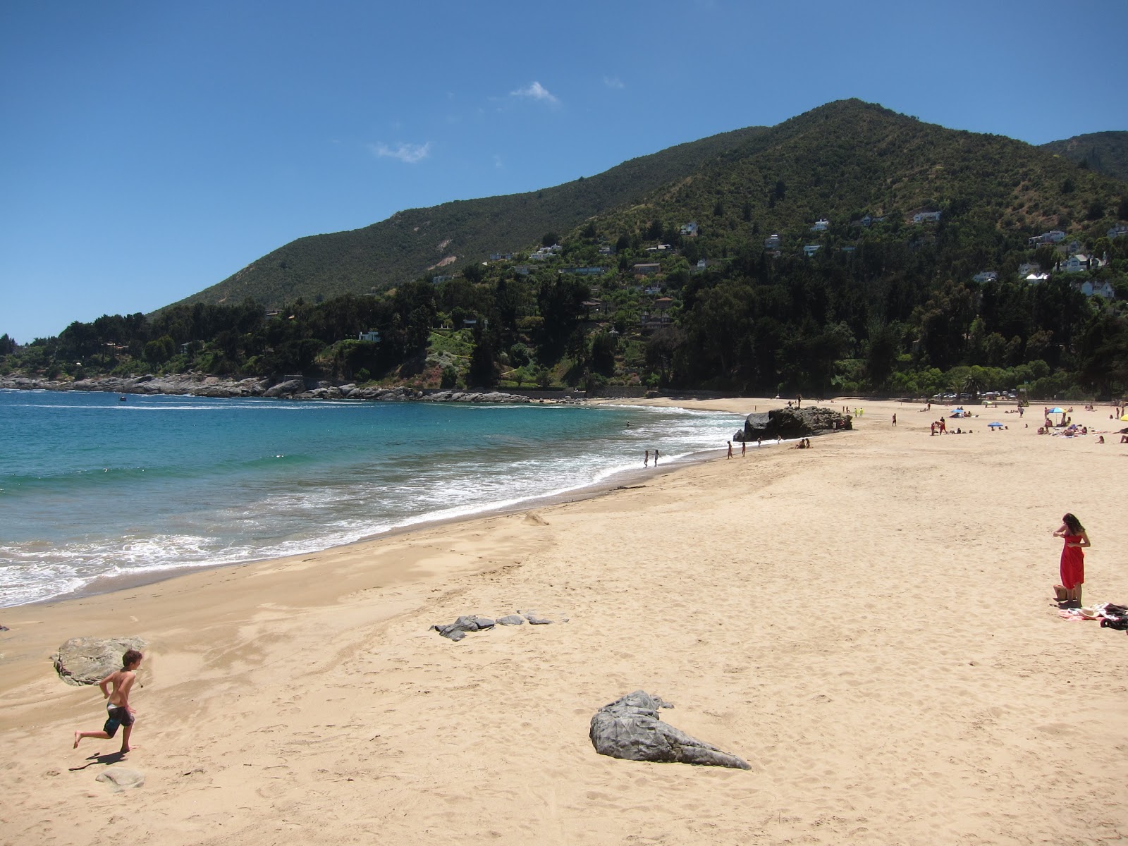 justpassingthroughtravel: Holiday season in Papudo, Chile