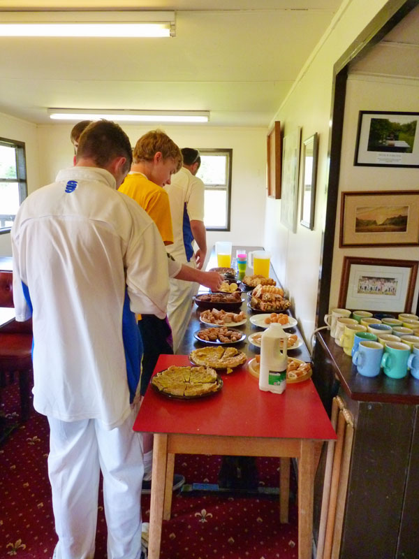 Middle of Nowhere: Cricket Tea