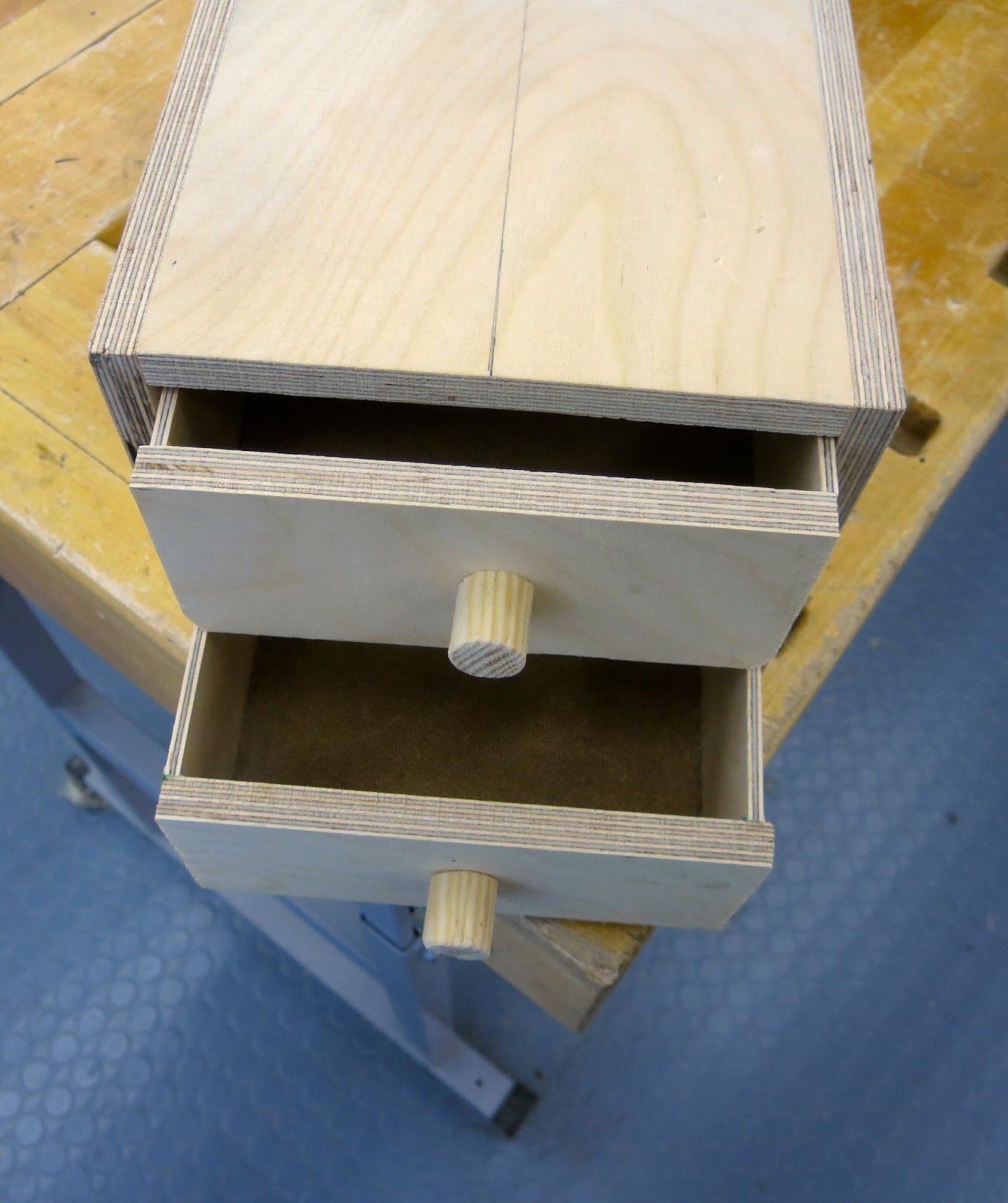 LEHTIKUUSEN KÄSITYÖT: Laatikosto