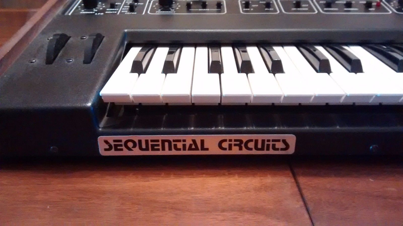 MATRIXSYNTH: Sequential Circuits Pro One Keyboard Synthesizer SN 2795