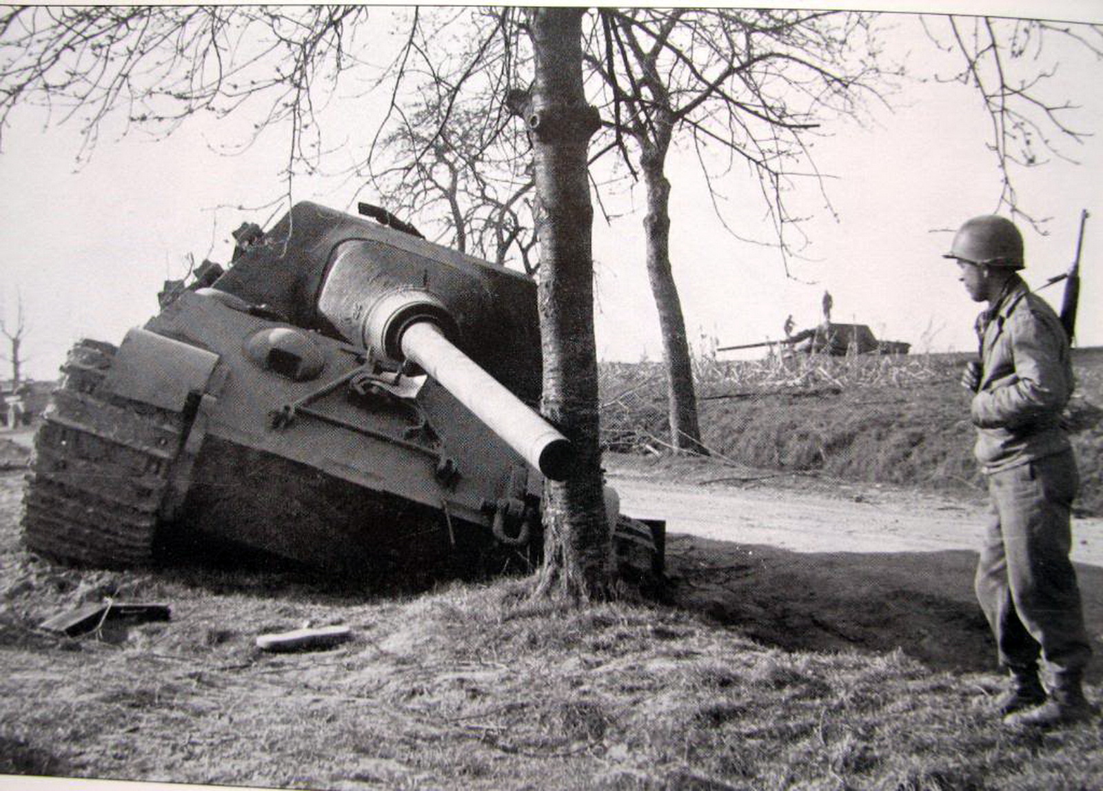 World War II Pictures In Details: Abandoned Jagdtiger of Schwere ...